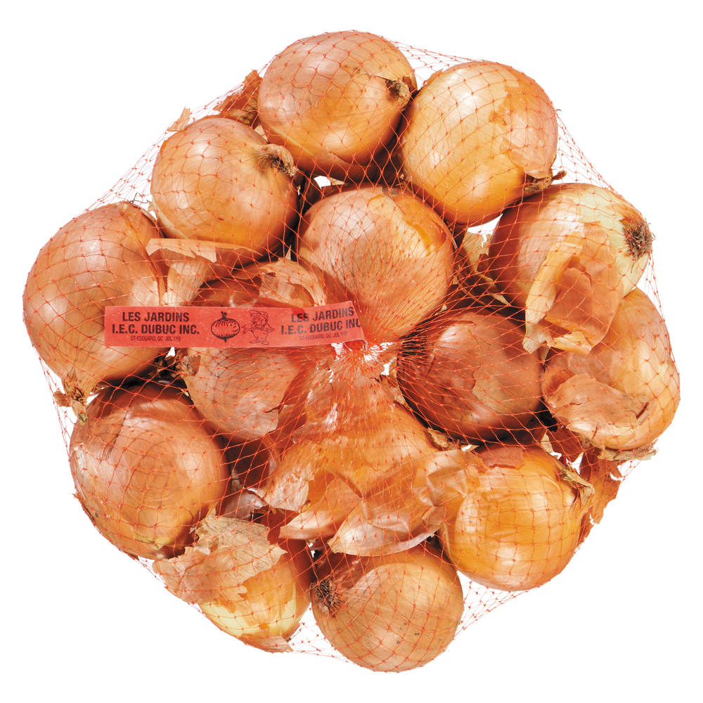 Oignons jaunes en sac